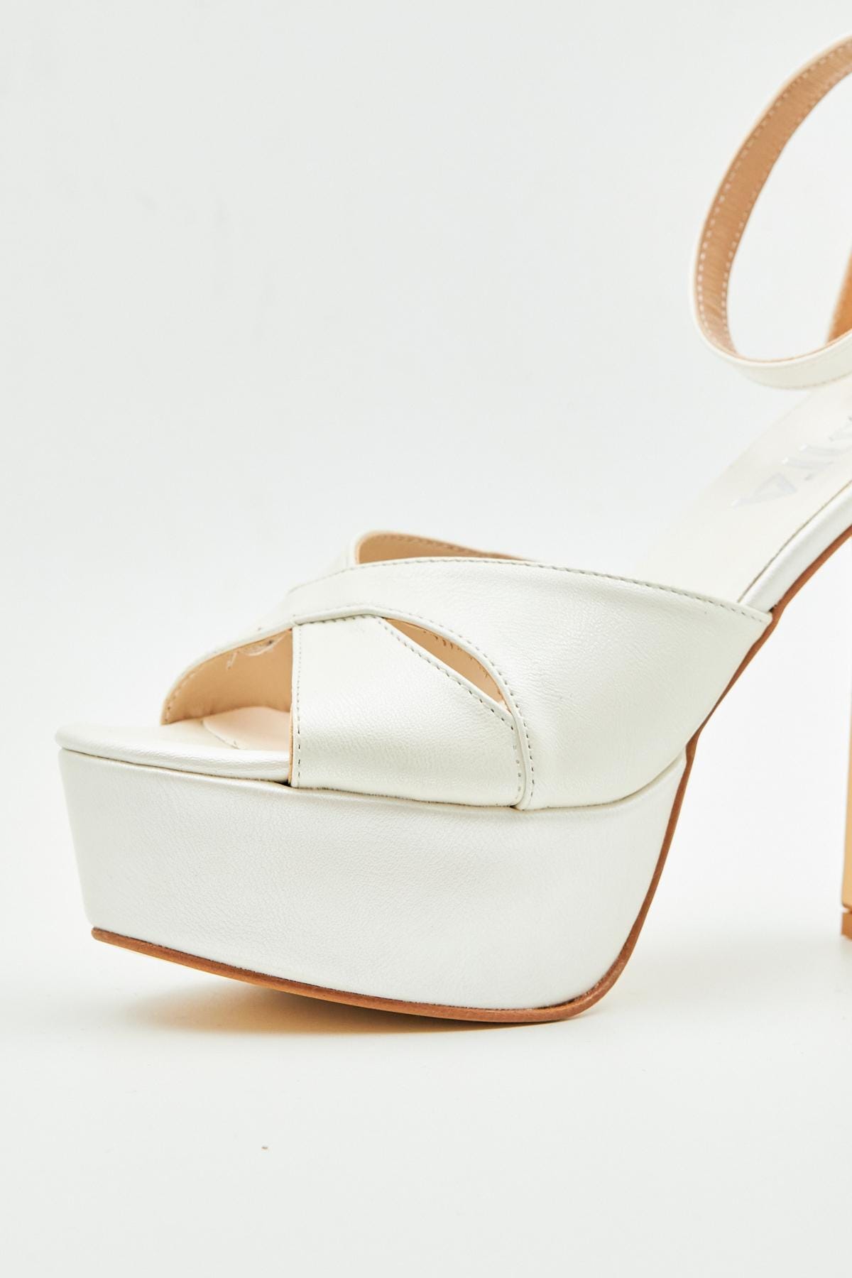 Triss White Platform High Heels for Brides – 13 Cm Heel, Elegant ...