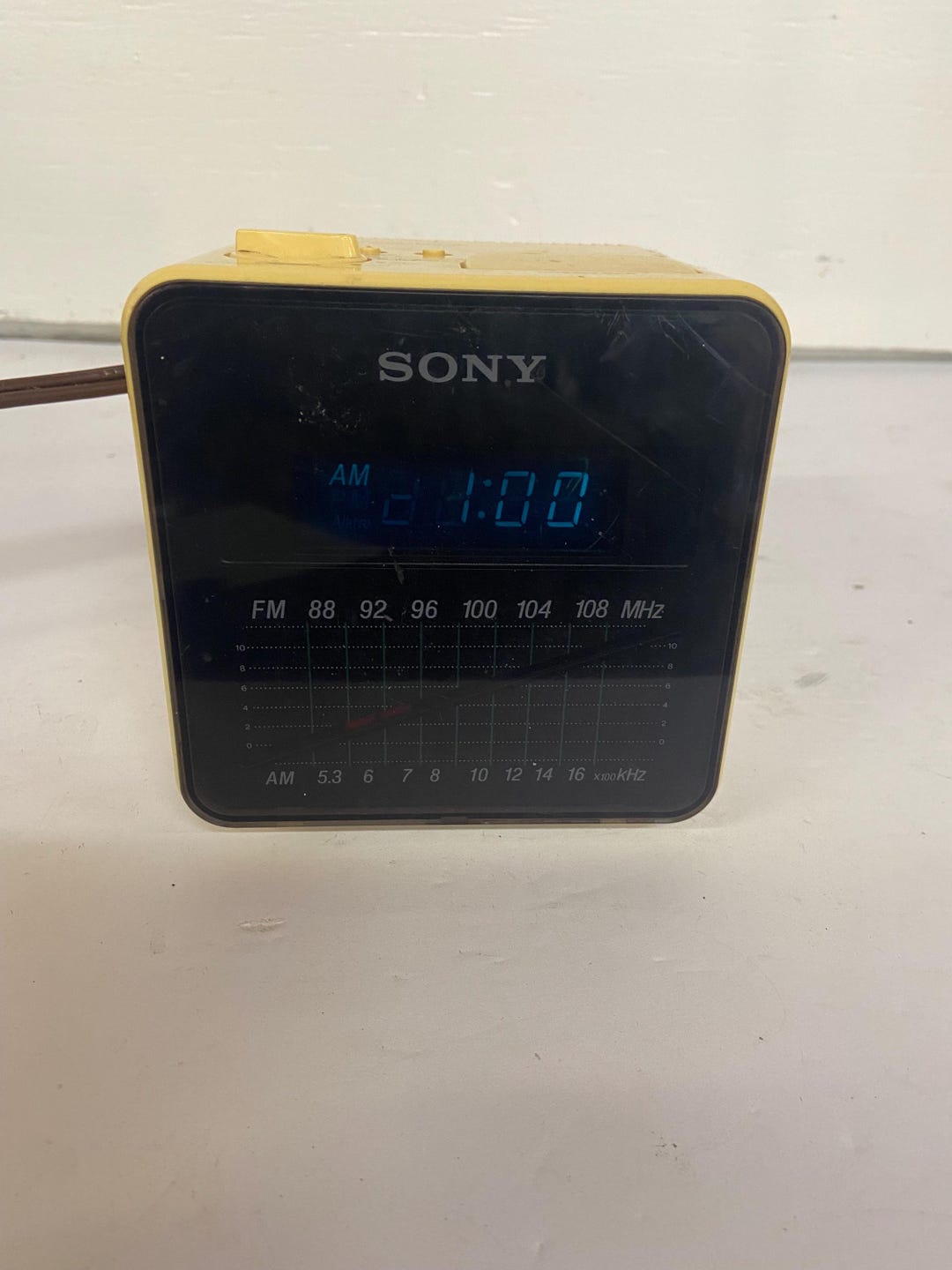 Vintage Sony Dream Machine Cube White AM/FM Radio Digital Alarm Clock ...