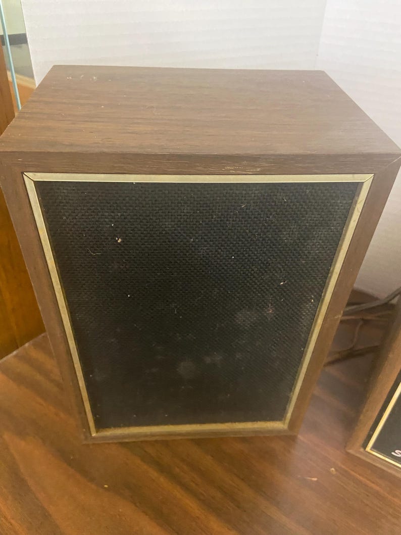 Vintage 1970s Realistic Audio Receiver System With 2 Matching Speakers ...