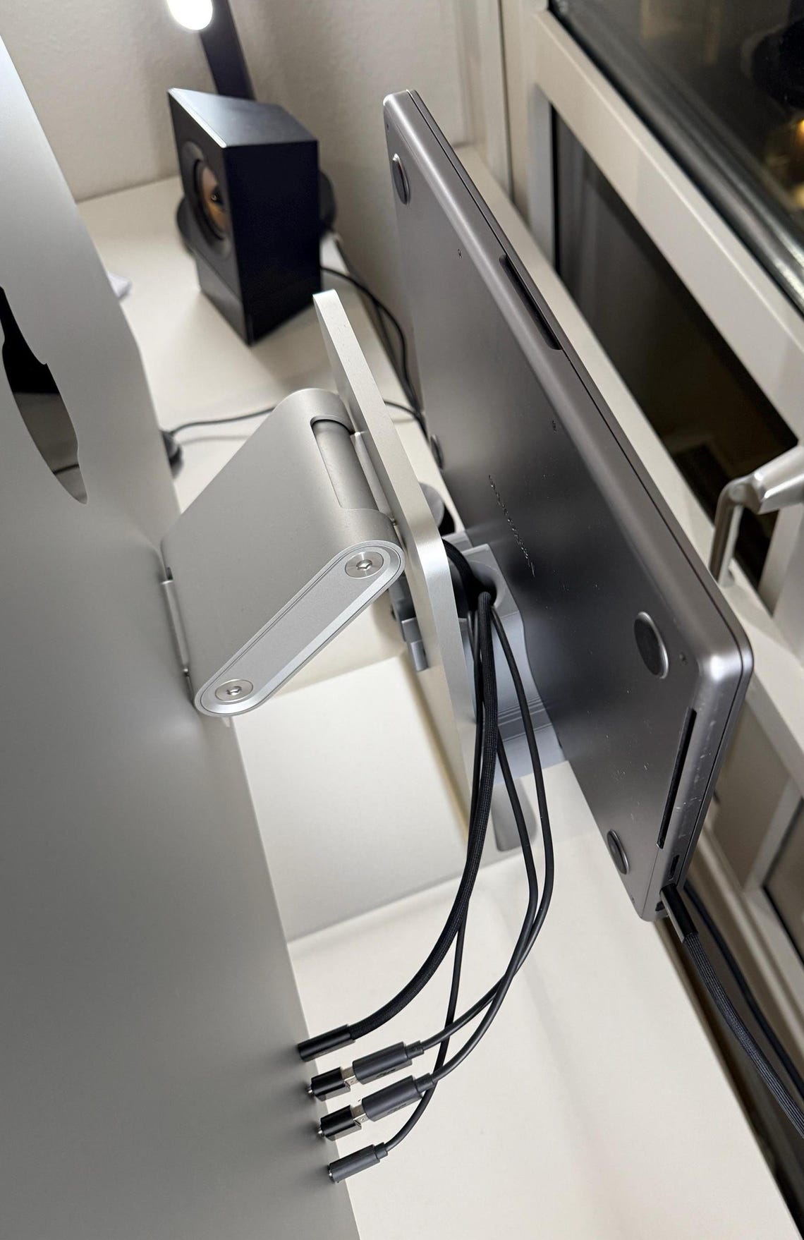 Apple Studio Display "macbook" Mount for Tilt- and Height-adjustable ...