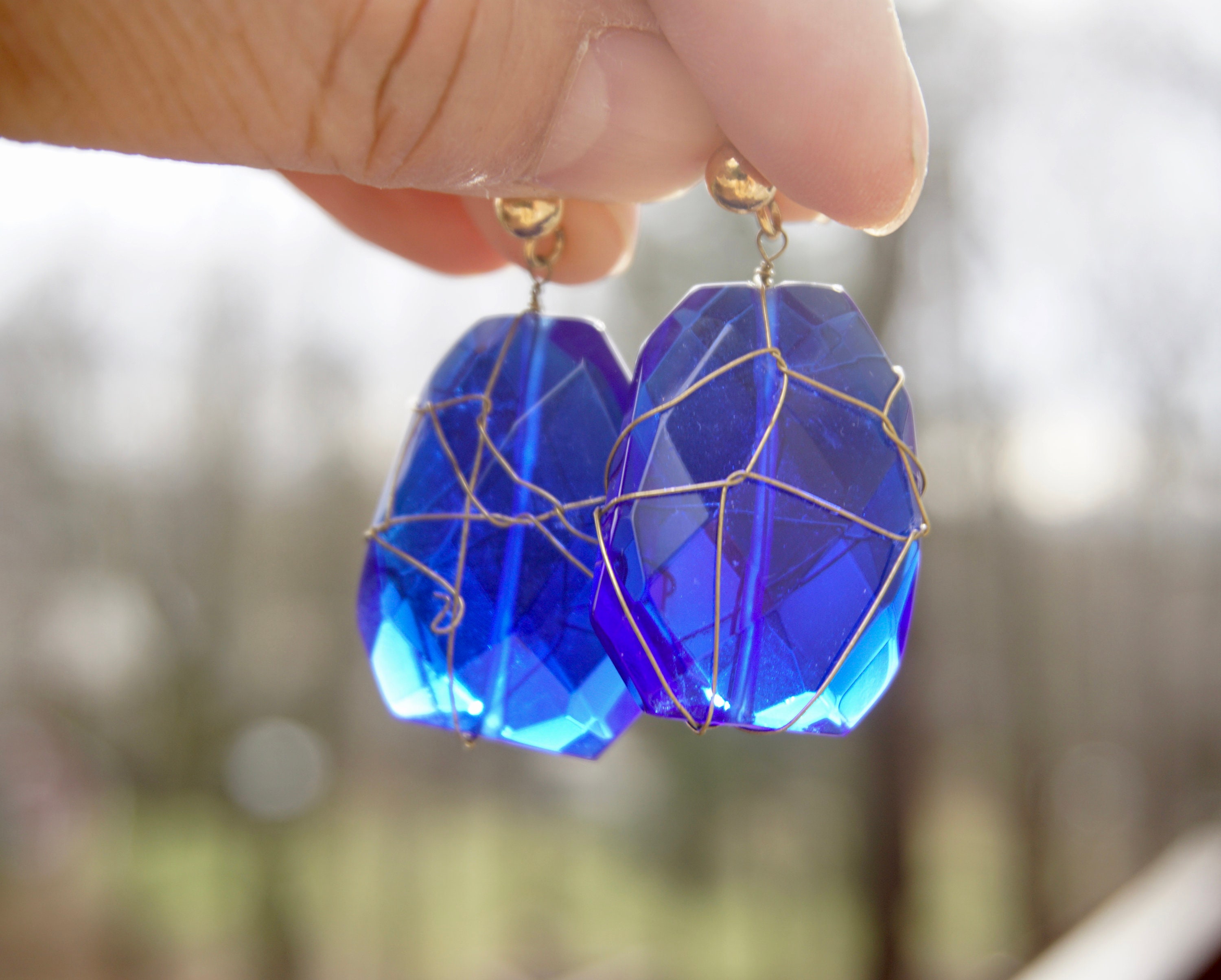 Hübsch verpackt Draht Saphir Blau facettierten Glas Kristall Tropfen ...