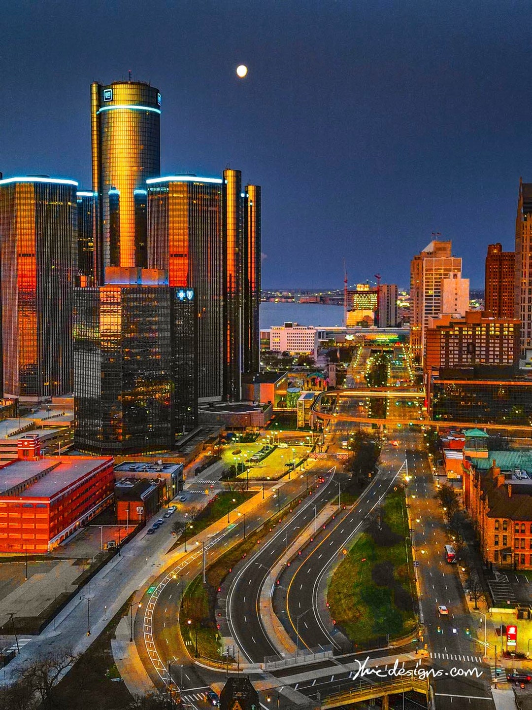 Moon Over the Detroit Ren Cen Vertical OWTM8545 Detroit - Etsy