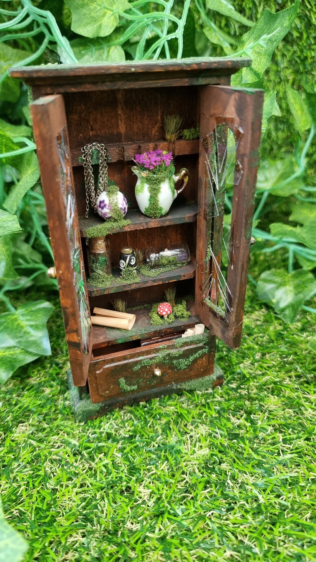 Abandoned Miniature Display Cabinet 1:12 Scale Dollhouse Minature ...