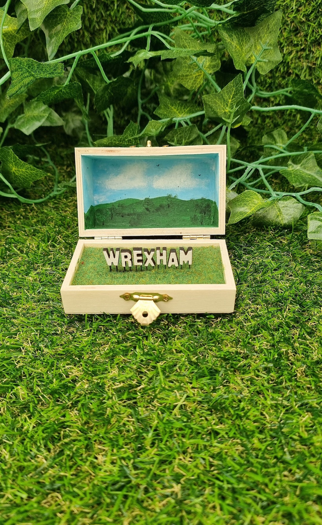 Wrexham Sign Diorama- Hollywood Style Wrexham Sign Wooden Box Diorama ...