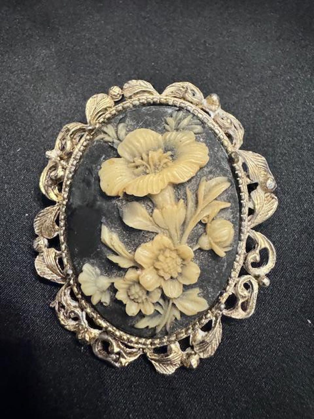 Vintage Black and Gold Floral Cameo Brooch/pendant - Etsy