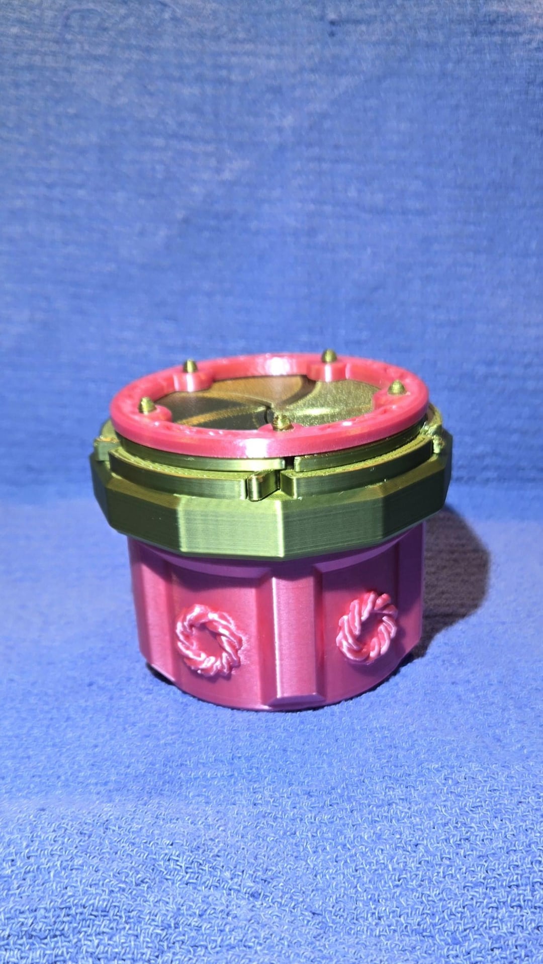 3D Printed Iris Container - Etsy