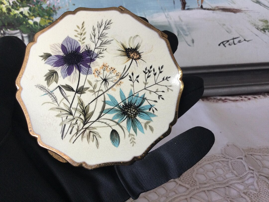 Vintage Stratton England Ladies Powder Compact With Enamel Flowers ...