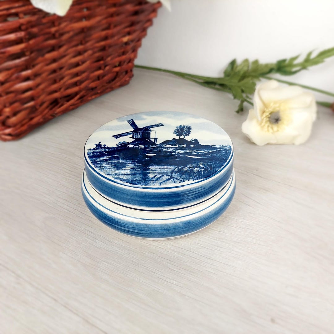 Vintage Delft Jewelry or Trinket Box, Royal Dutch Ceramic, Blue & White ...