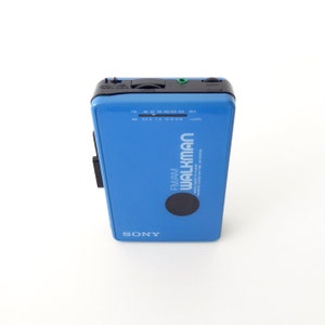 Vintage Blue Sony WM-BF22 Walkman FM/AM Radio Cassette Player. Portable ...