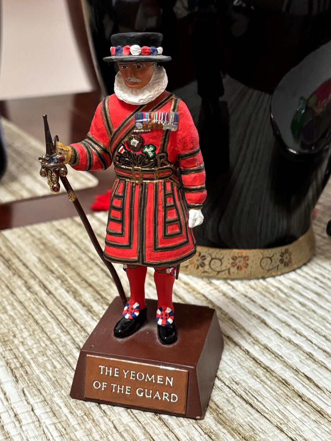 London England Beefeaters Guard Sentry Statue, 6” Yeoman Cast Metal ...
