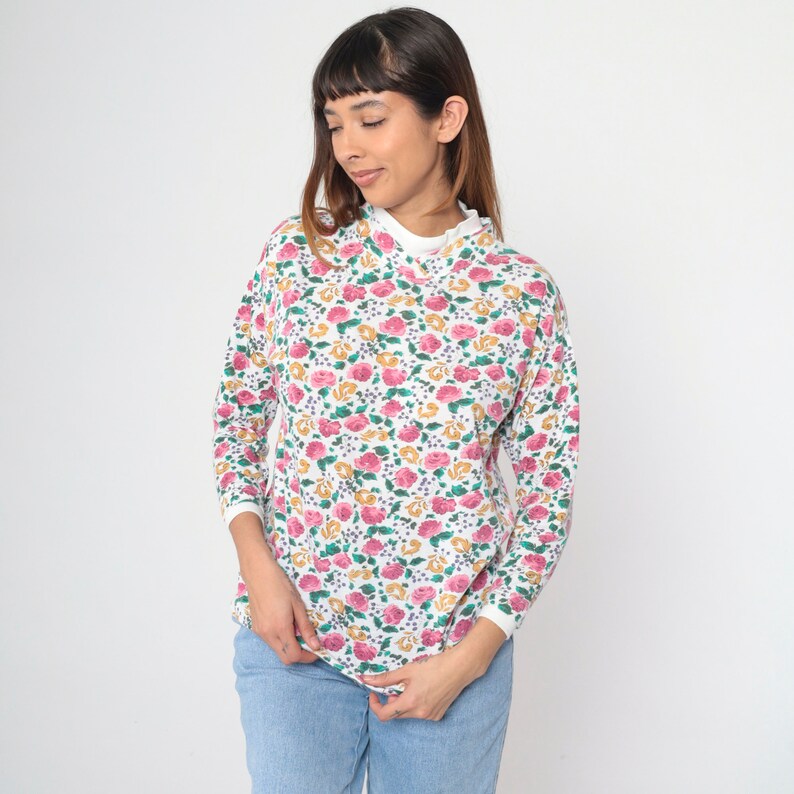 90s Floral Mock Neck Shirt White Rococo Pink Rose Print T-shirt Long ...