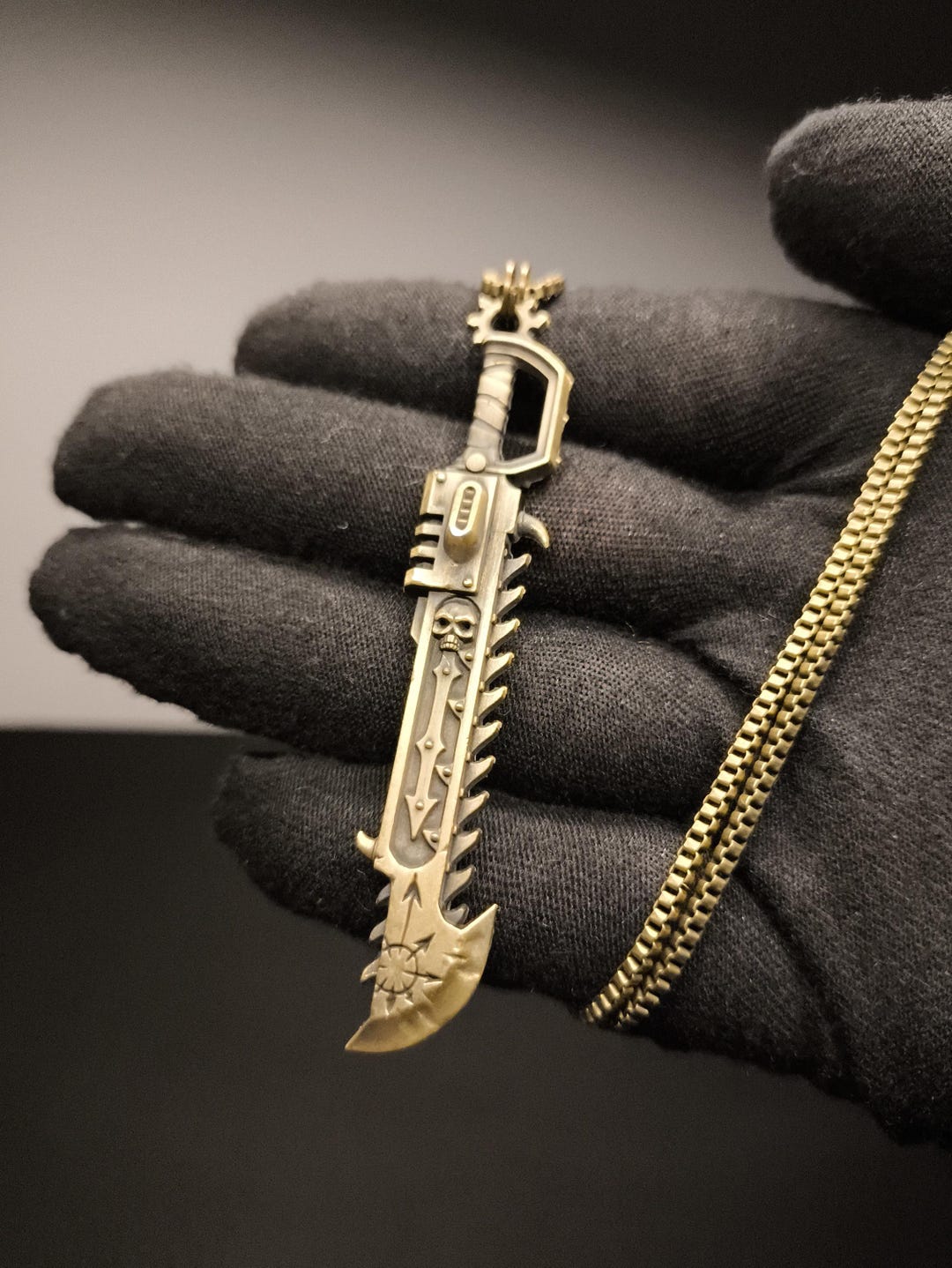 Warhammer 40K Space Marine Chainsword Pendant Chain Necklace in Antique ...