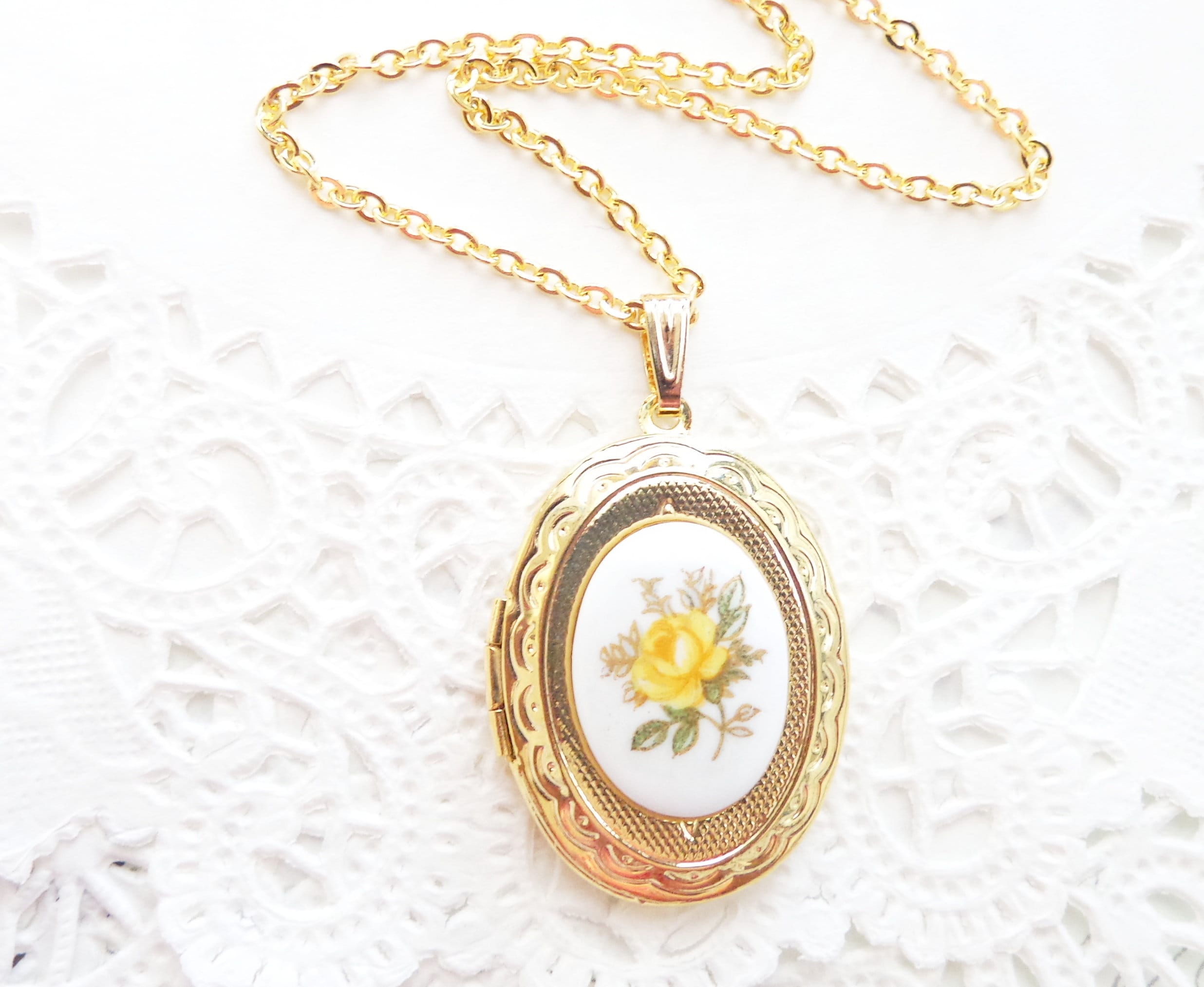 Vintage Rose Locket Necklace 16k Gold Plated - Gold Locket - Oval ...
