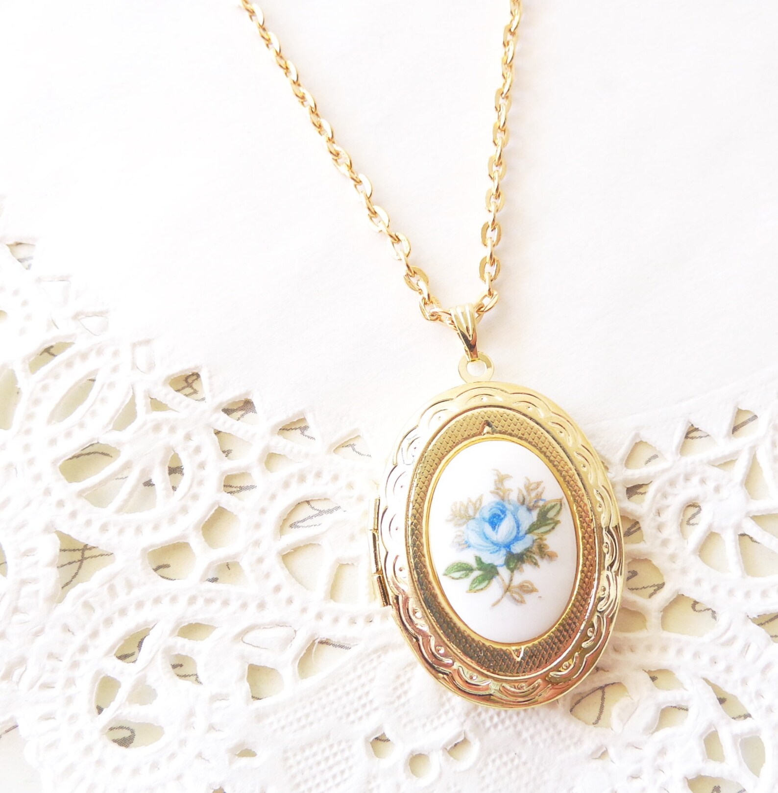 Vintage Rose Locket Necklace 16k Gold Plated - Gold Locket - Oval ...