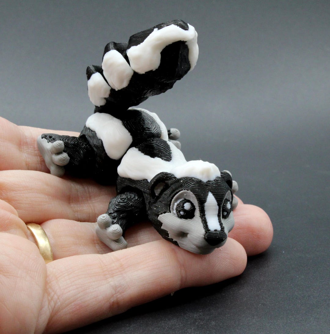 3D Printed Articulated Skunk Mini – Cute Poseable Animal Figurine, Desk ...