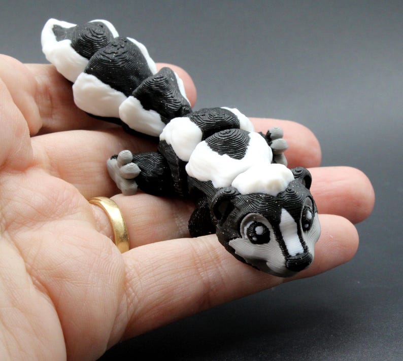 3D Printed Articulated Skunk Mini – Cute Poseable Animal Figurine, Desk ...