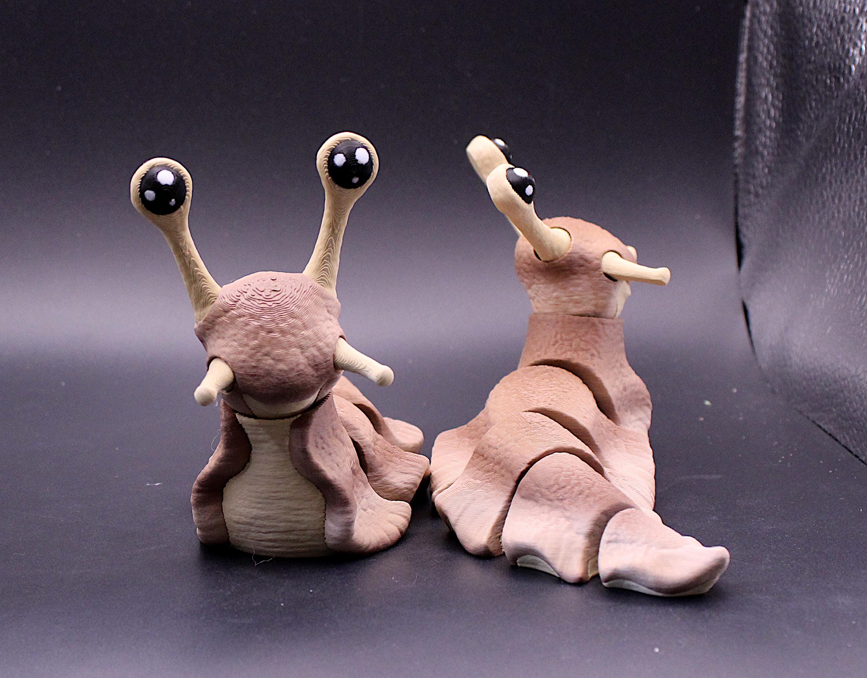 3D Printed Articulated Slug Figurine – Poseable Desk Companion, Unique ...