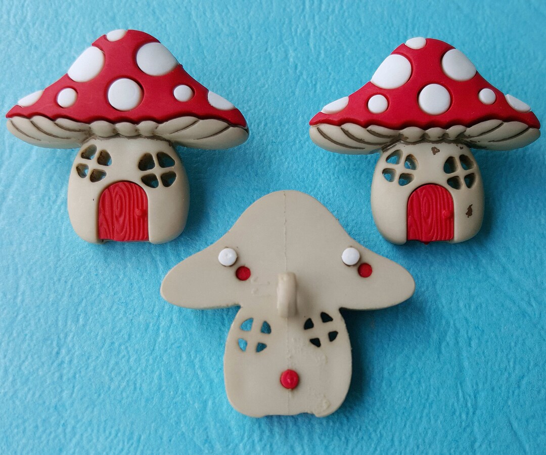 Craft Buttons MUSHROOM HOUSES Toadstool Fairy House Magic Fantasy Dress ...