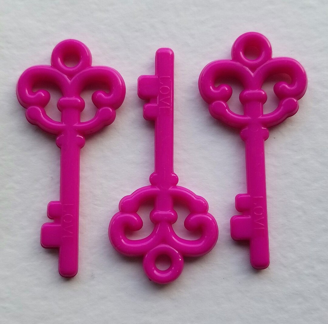 12 X Big Acrylic Craft Charms Pendants PINK LOVE KEY Valentine's Day ...