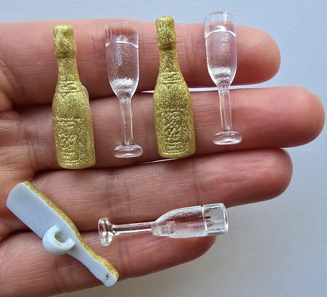 6 X Plastic Craft Buttons CHAMPAGNE BOTTLE FLUTE Wine Glass Wedding ...