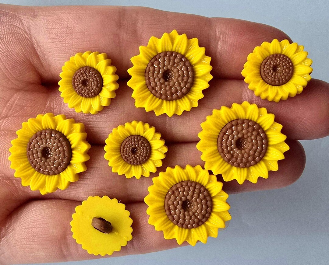 Craft Buttons SUNFLOWER FIELDS Sun Flower Heads Autumn Fall Summer ...