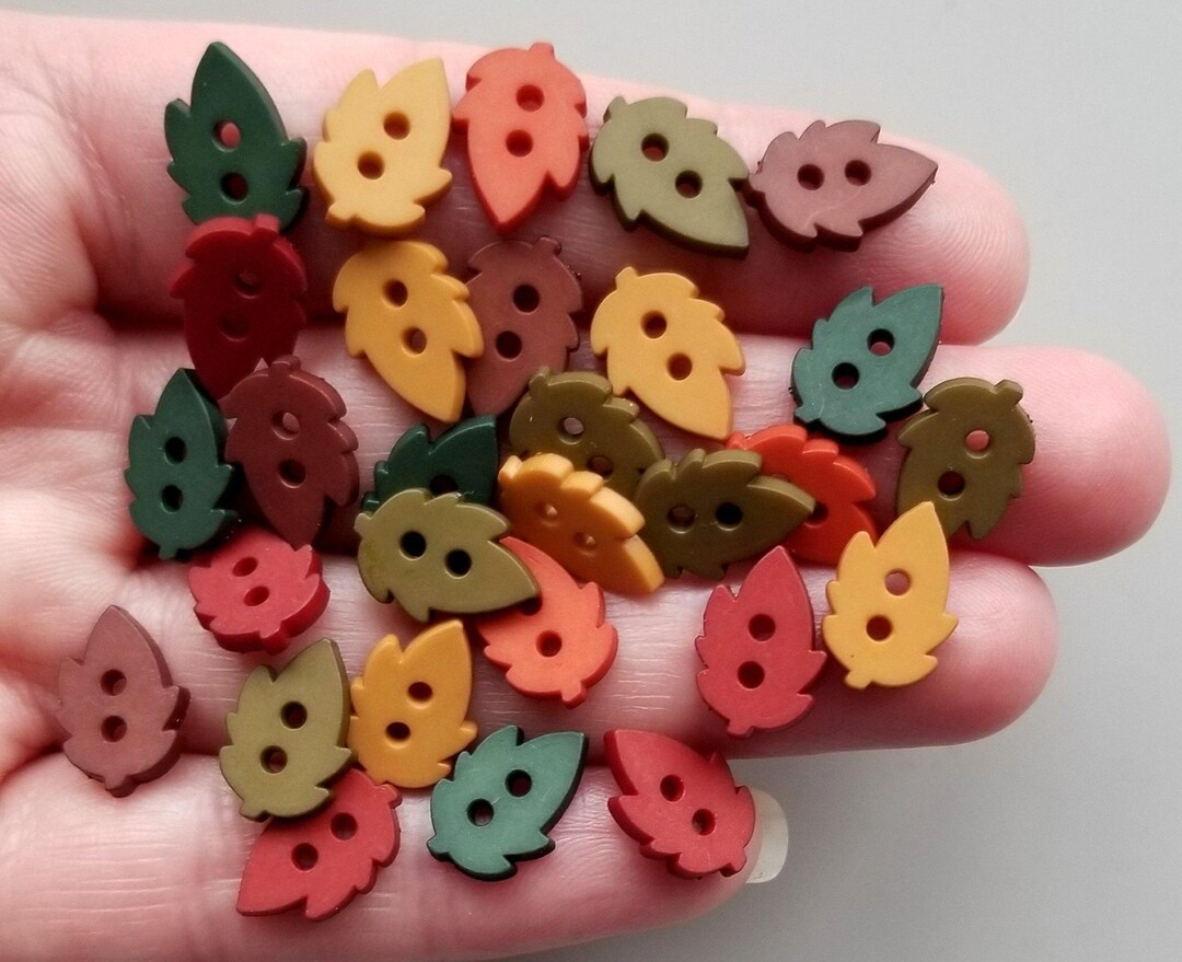 20 X Craft Buttons TINY RAKING LEAVES Autumn Winter Fall Forest Sewing ...