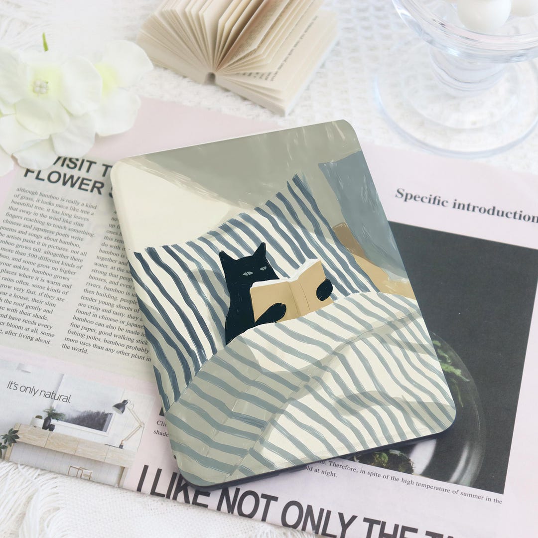 Bookworm Cat Kindle Cover & Cat Reading in Bed, Stripes Design ...