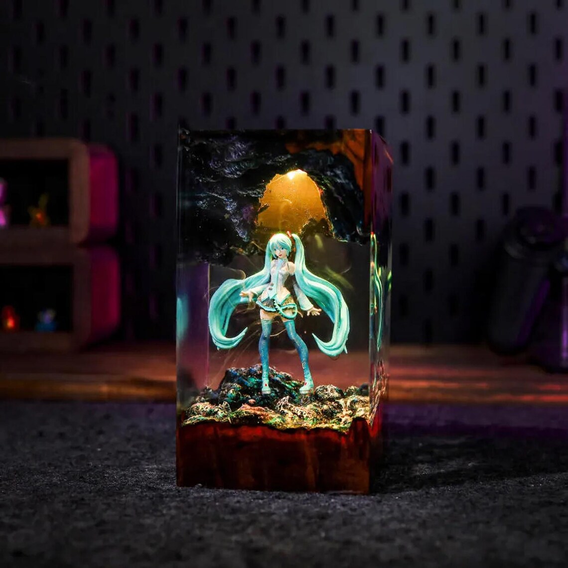 Hatsune Miku CV01 Anime Epoxy Resin Wood Lamp, Diorama, Gaming Decor ...
