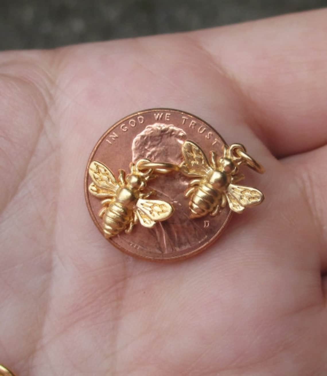 Gold Plated or Bronze Bee Charm-you Choose the Quantity - Etsy