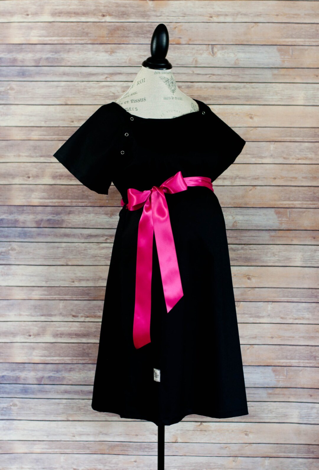 Maternity Hospital Delivery Gown - Perfect Snaps for Breastfeeding ...