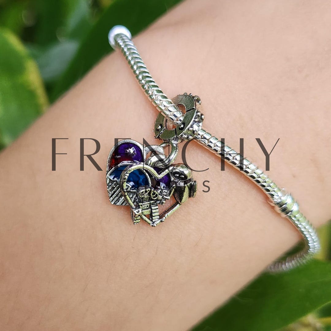 Charm Eve and WALL-E in a Heart Intergalactic Love - Etsy UK