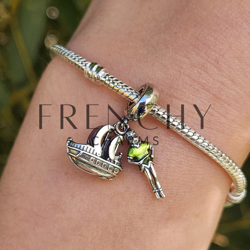 Peter pan charm silver - Etsy.de