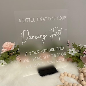 Acrylic Wedding Flip Flop Sign, A Little Treat for Your Dancing Feet ...