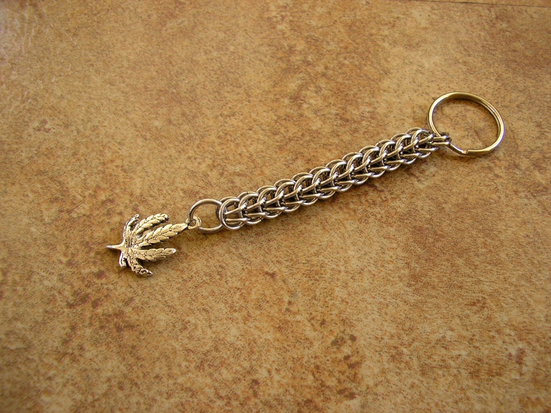 5.25 Chainmail Keychain, With a Leaf Charm on a 1 Key Ring - Etsy
