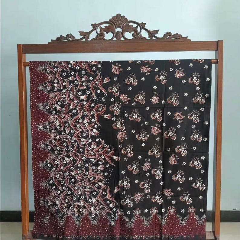 Long Hand-drawn Batik Cloth With Original Javanese Indonesian Tulip ...