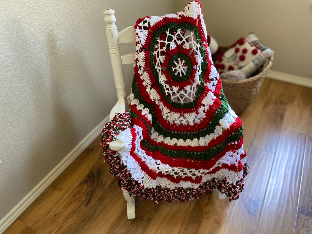 Christmas Afghan, Red White and Green Striped Holiday Blanket, Round ...