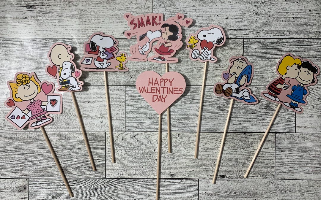 Peanuts Gang Valentines Day Cake Toppers. Includes All Photos. - Etsy