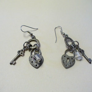 Vintage Heart and Key Charm Earrings DEADSTOCK - Etsy