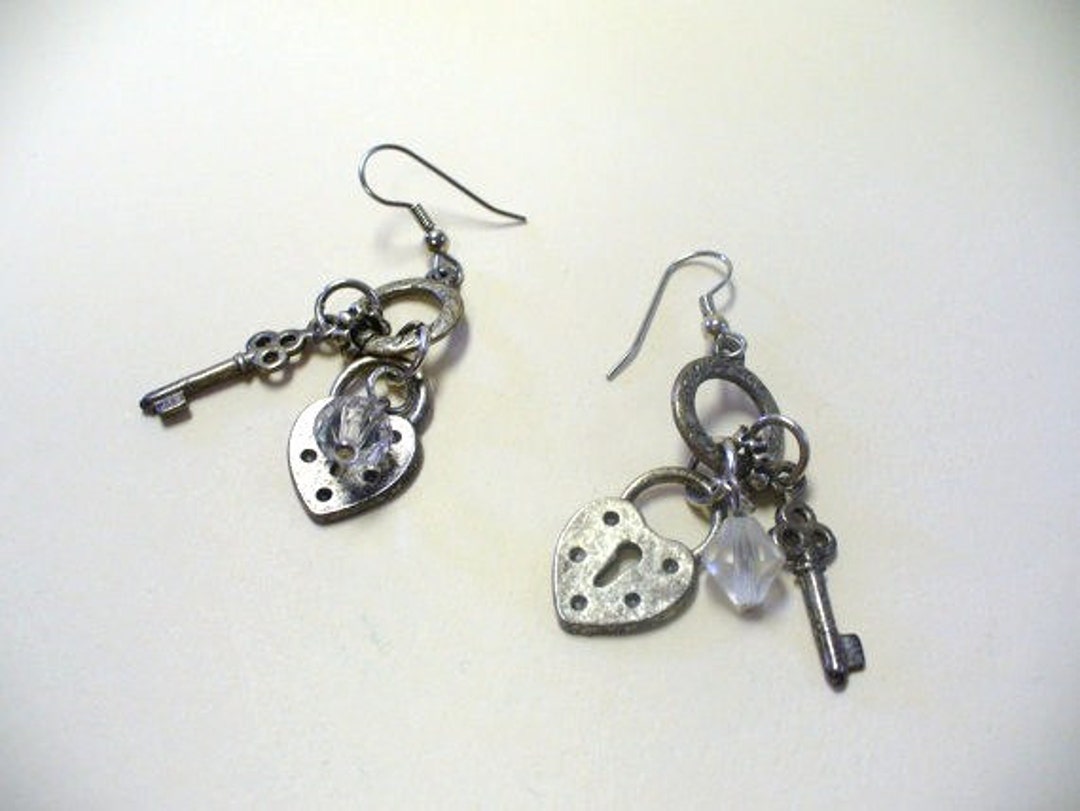 Vintage Heart and Key Charm Earrings DEADSTOCK - Etsy