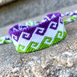 Greek Wave Friendship Bracelet in Purple, Green, & White - Etsy