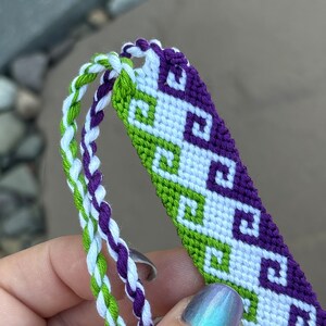 Greek Wave Friendship Bracelet in Purple, Green, & White - Etsy
