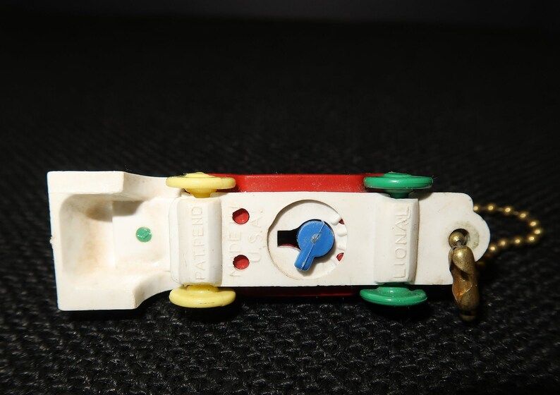 Vtg Lionel Fire Engine and Fireman Take Apart Puzzle Keychain - Etsy