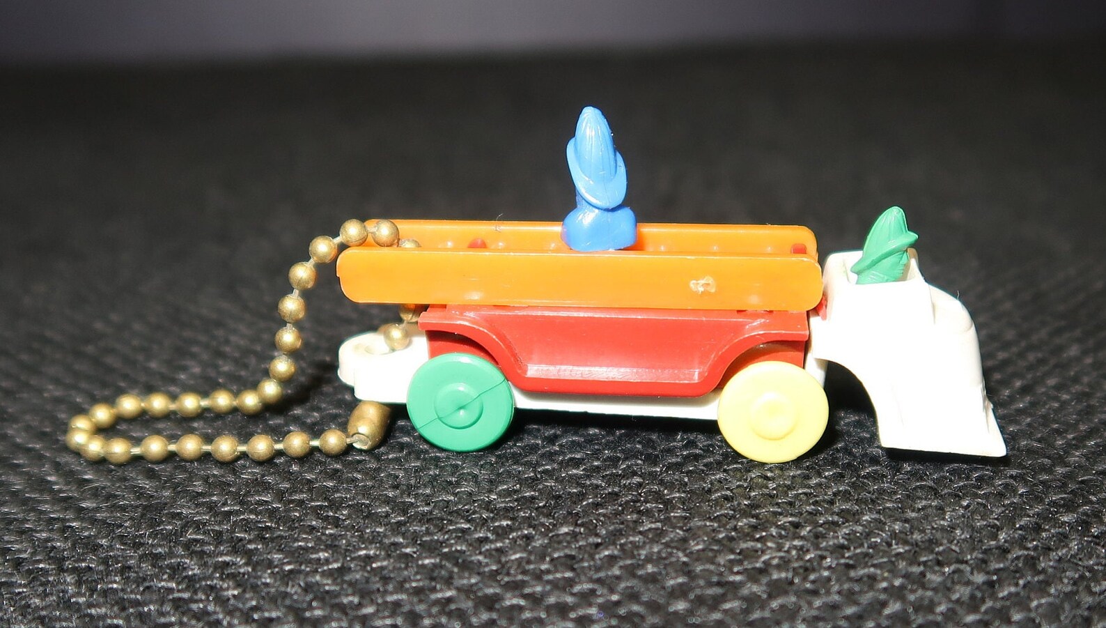 Vtg Lionel Fire Engine and Fireman Take Apart Puzzle Keychain - Etsy
