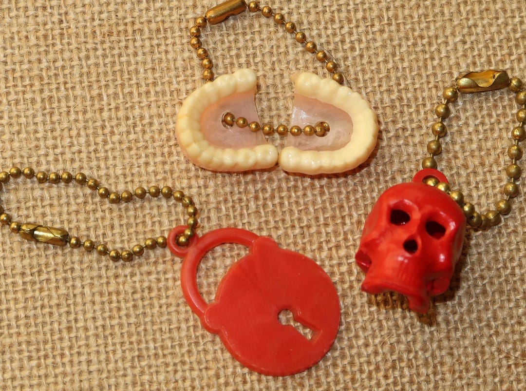 3 Vintage Key Chains, Red Skull Jaw Opens, Set of False Teeth and Lock ...