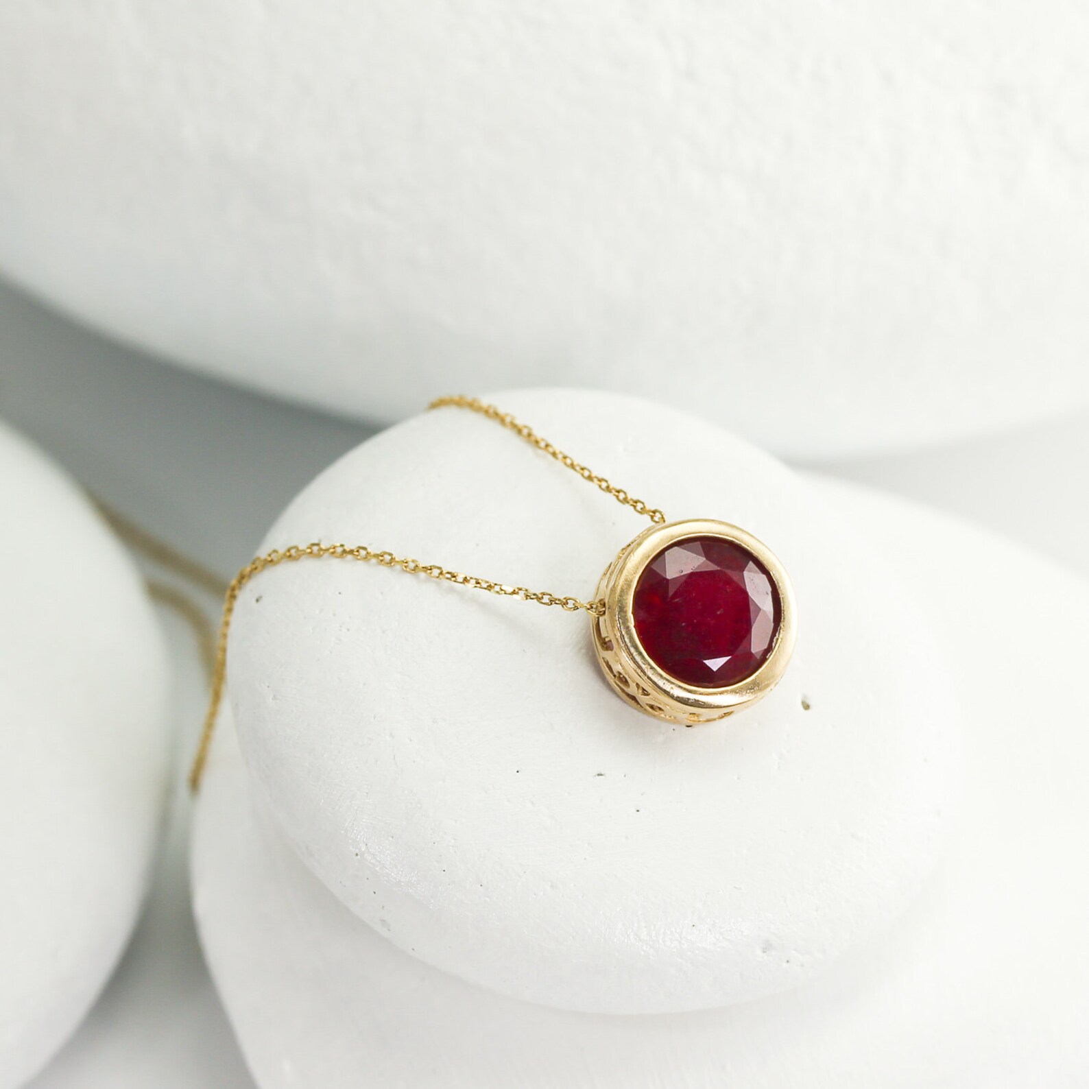 14K Gold Solitaire Birthstone Necklace With Ruby Sunstone - Etsy
