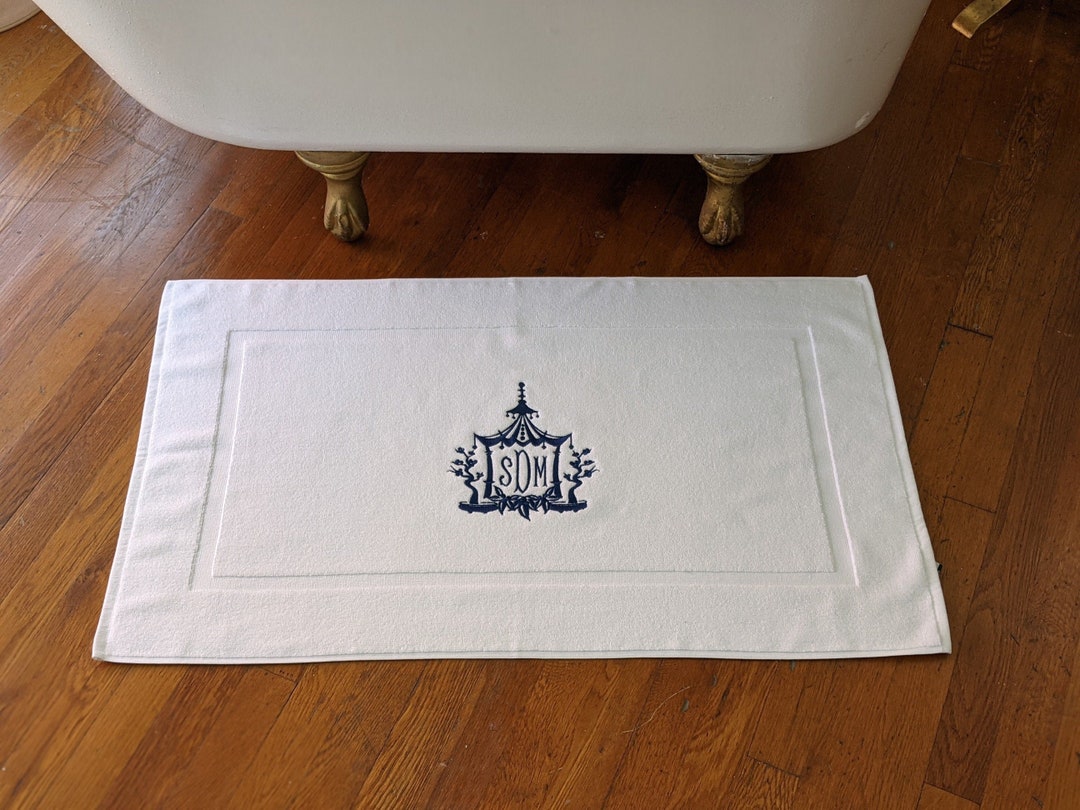 Monogrammed Pagoda Bath Mat - Etsy