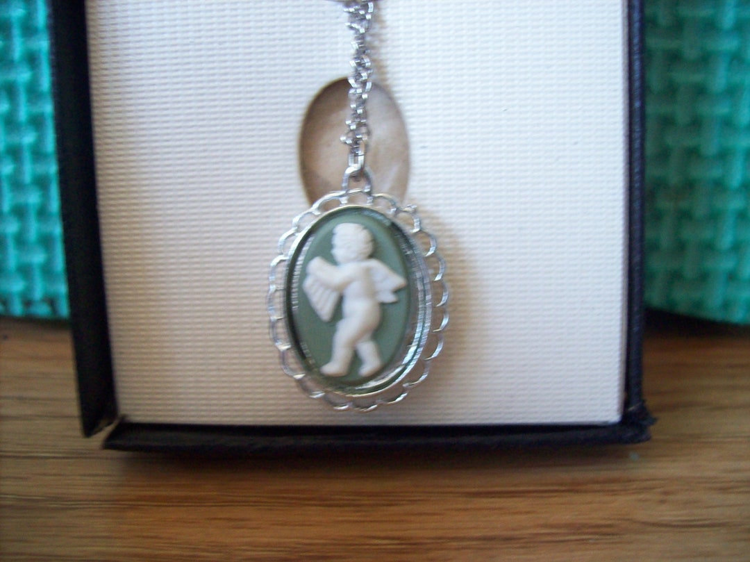 Vintage Hoffman Wedgewood Green Pendant Necklace. 2 Sided Pendant Cameo ...