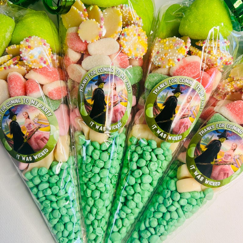 WICKED Sweet Cones | Elphaba & Glinda Party Favours - Etsy UK