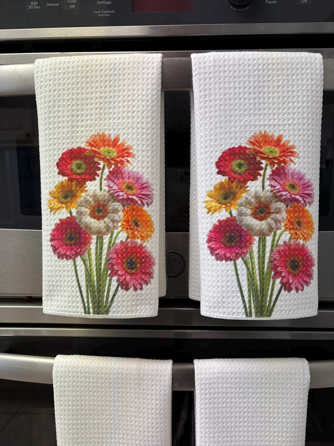Multi Colored Gerber Daisies Kitchen Towels Set: Floral Dish Cloths for ...