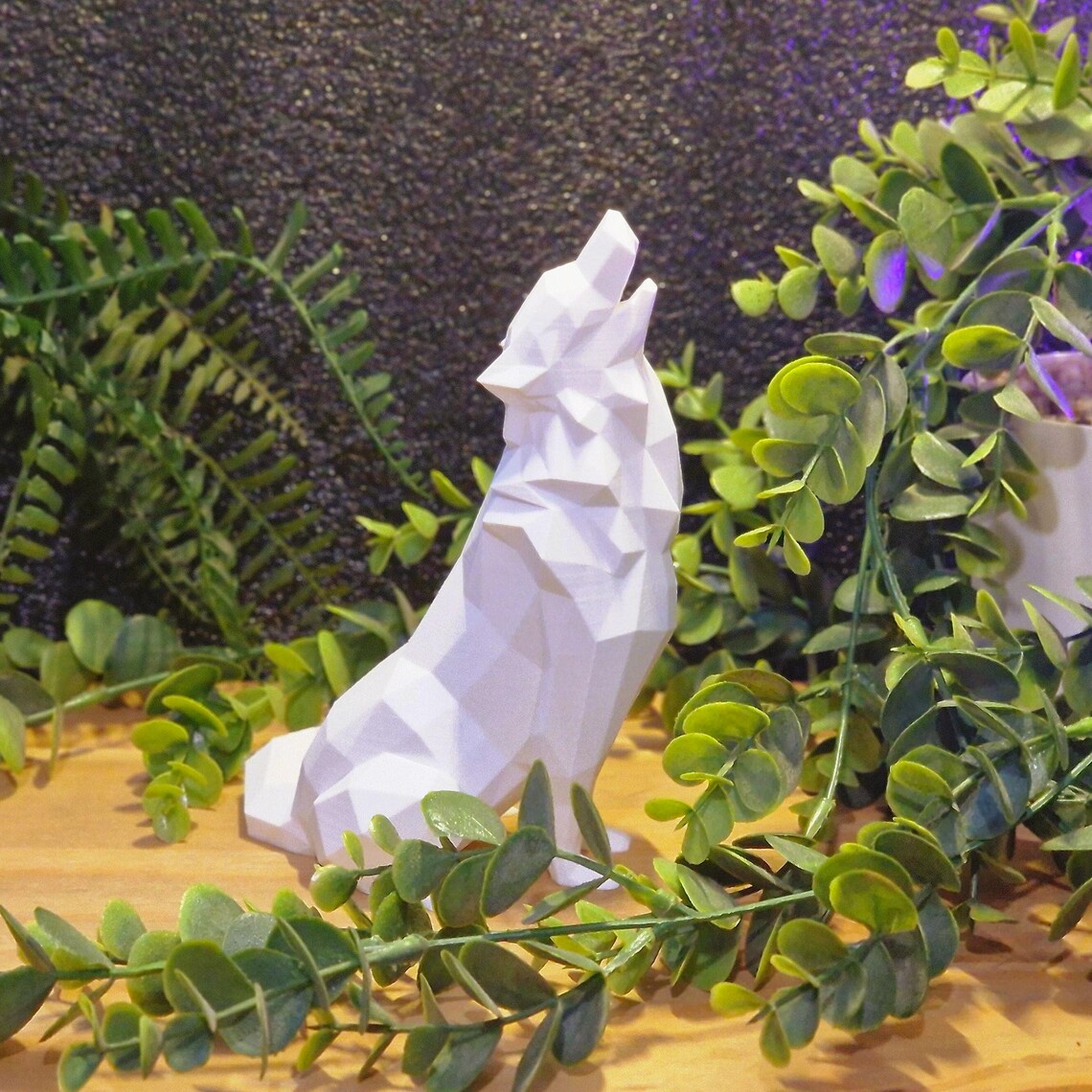 Lone Howling Wolf Sculpture | Low Poly Geometric Wolf | 3D Printed Wolf ...